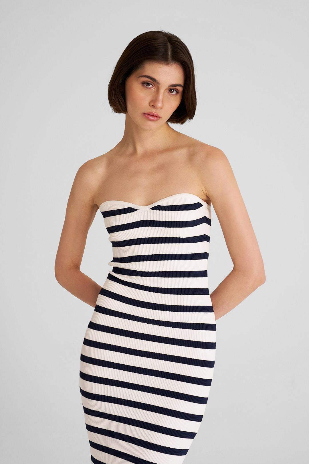 Lacivert Çizgili Kalp Yaka Ribli Triko Elbise