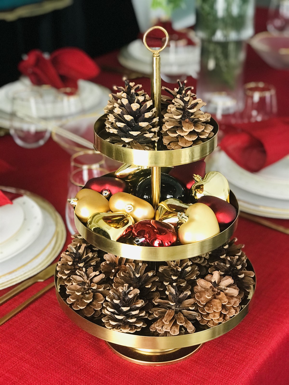 Mia Simsiz Kırmızı Masa Örtüsü / Vinebedding