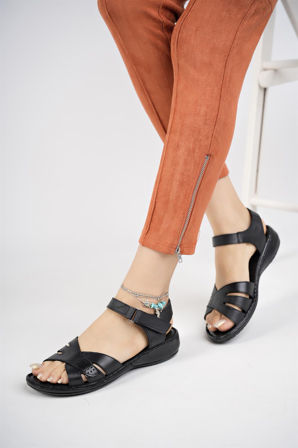 Hakiki Deri Siyah Kadın Deri Sandalet DC-0316