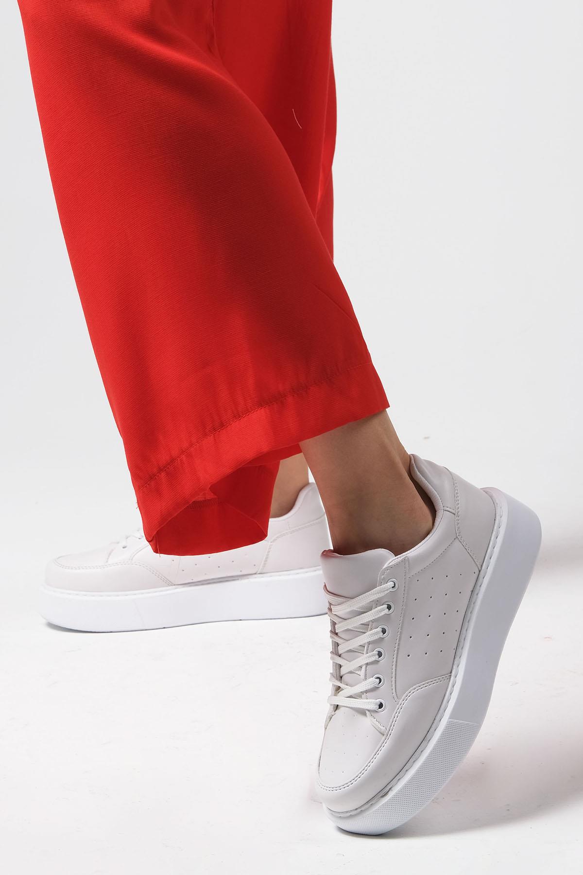 Mio Gusto Kırık Beyaz Renk Bağcıklı Kadın Sneaker