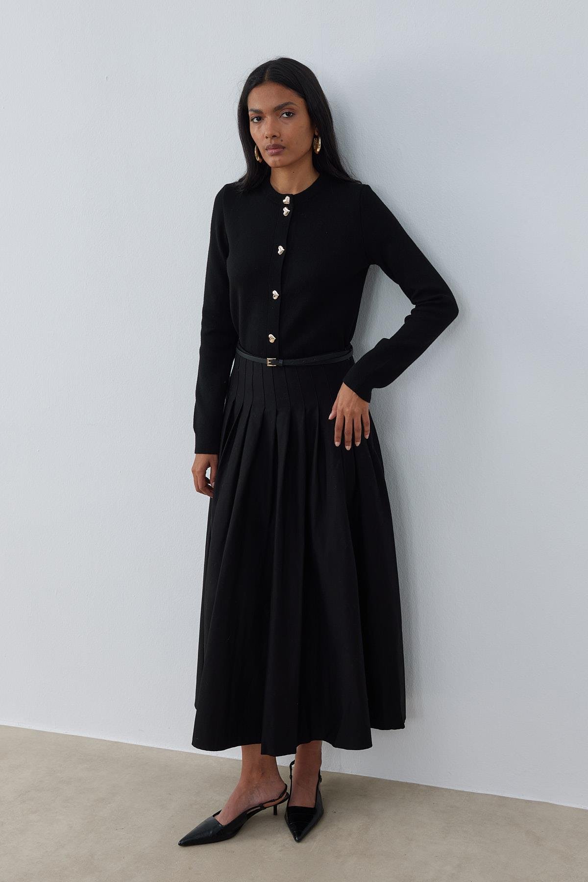 Olesya İri Pileli Gabardin Etek-Siyah