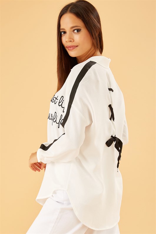 Sırt Bağlamalı Önü Yazılı Ekru Rengi Salaş Gömlek