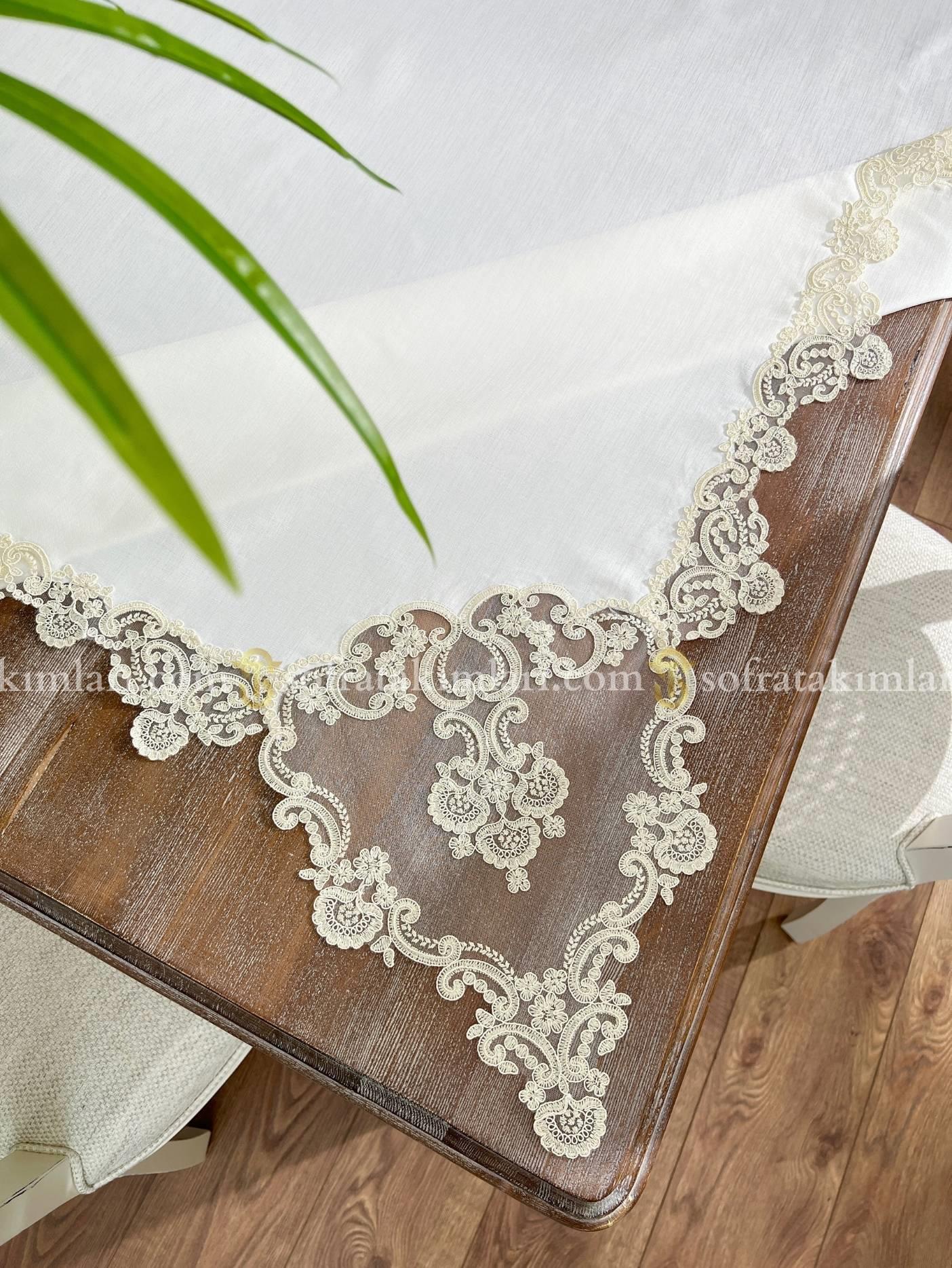 Vintage Model Lüx Masa Örtüsü + Runner Seti - Kırık Beyaz Dantelli