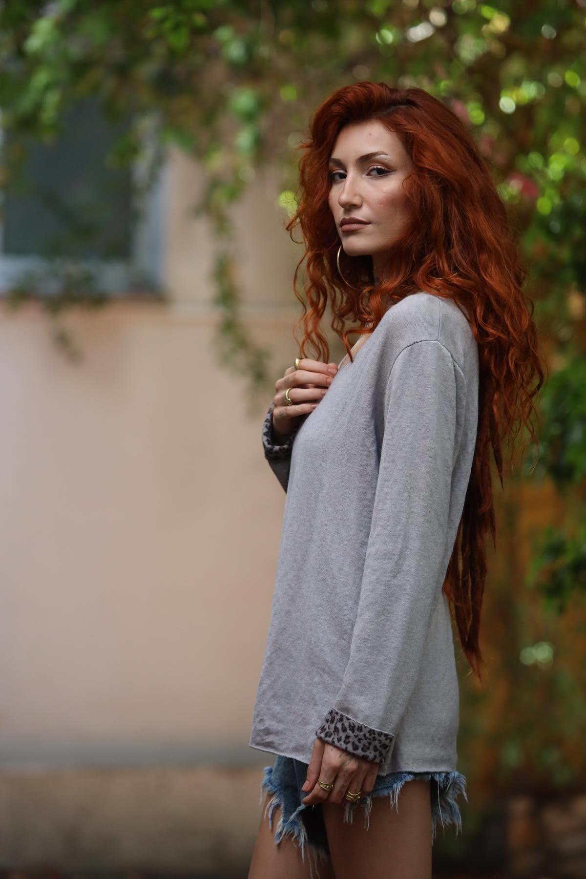 Vizon Rengi V Yaka İçi Leopar Desenli Triko Bluz - Şaman Butik - Bohem ...