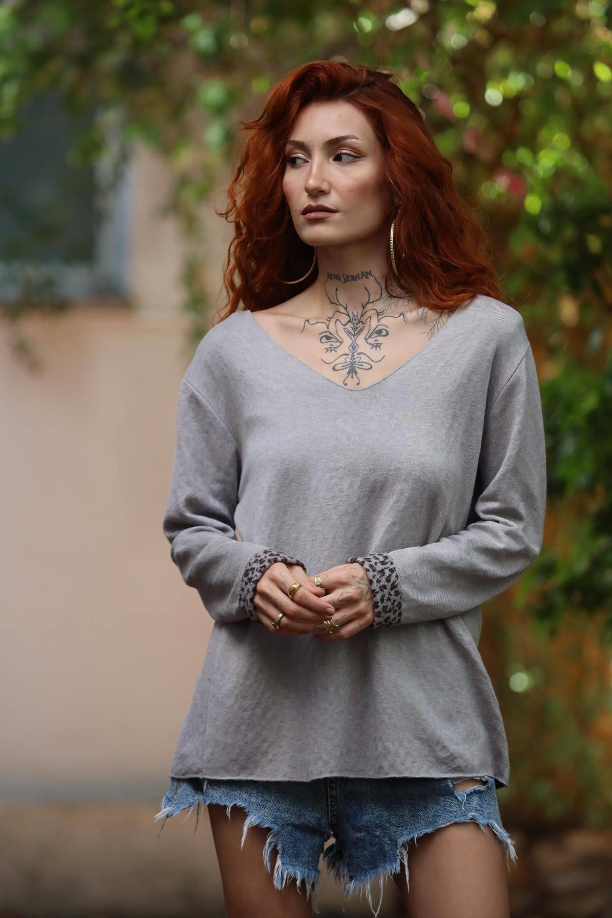 Vizon Rengi V Yaka İçi Leopar Desenli Triko Bluz - Şaman Butik - Bohem ...