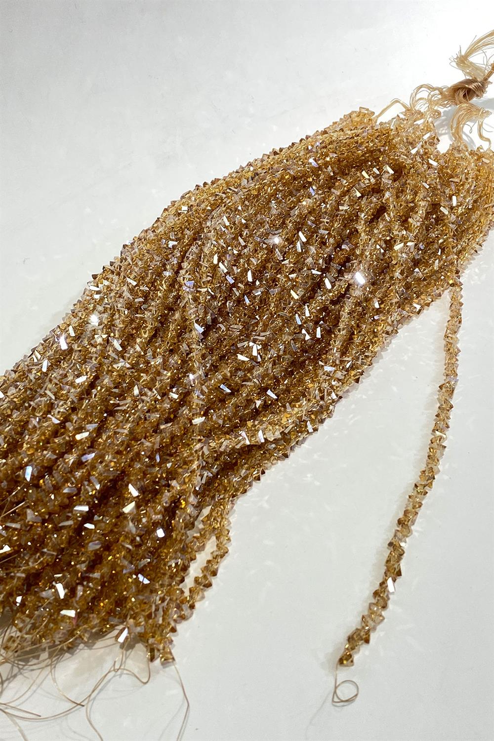 Bal Rengi Üçgen Kesim Parlak Kristal Boncuk 6 mm | Hayalperest