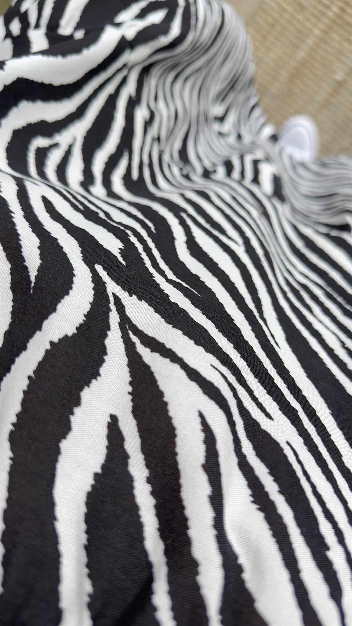 Peste Orj Marka Gipeli Zebra Elbise