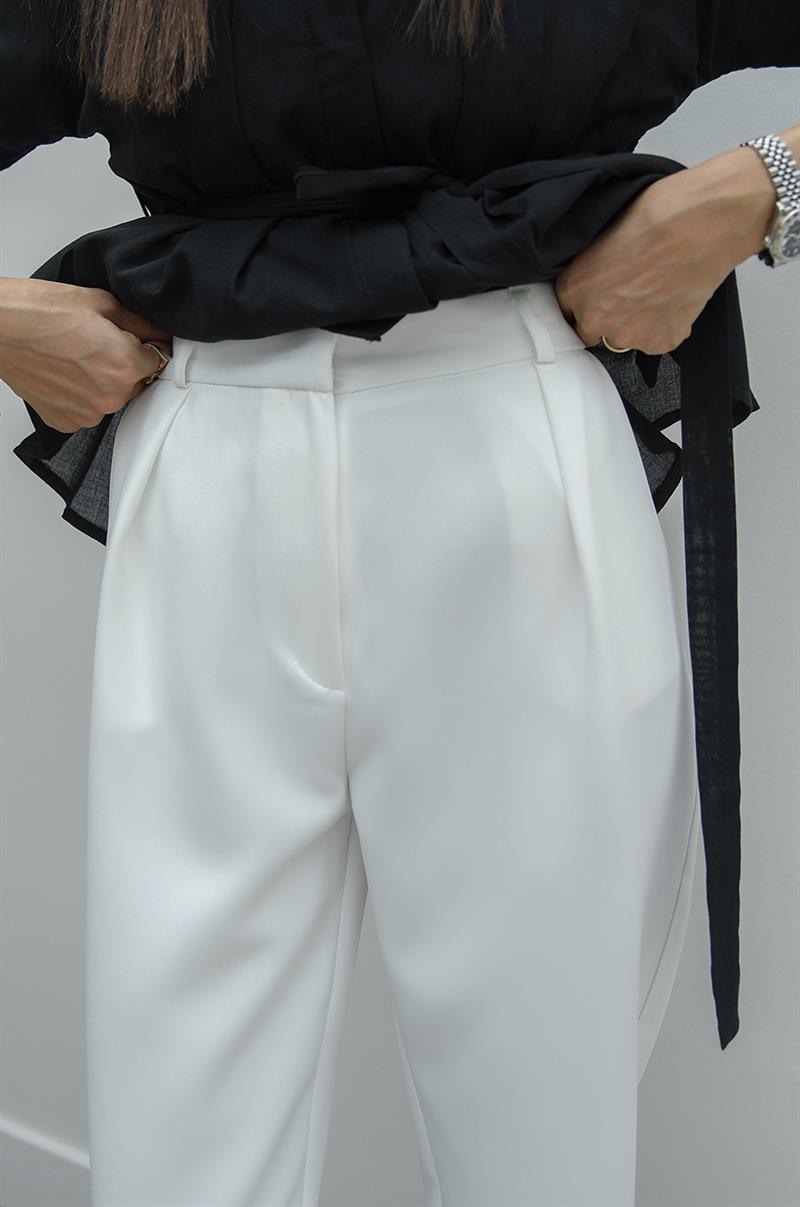 Beyaz Dimple Yüksek Bel Pantolon 699,00 TL