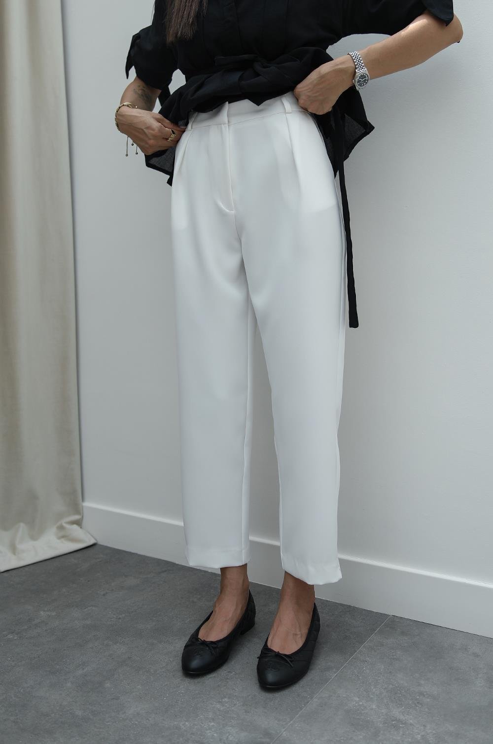 Beyaz Dimple Yüksek Bel Pantolon 699,00 TL