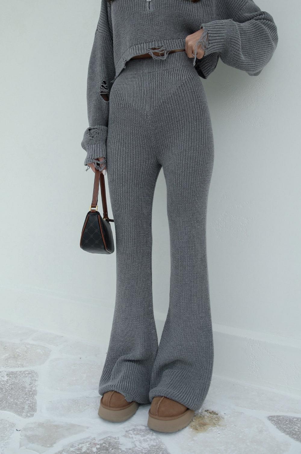 Gri Önü Fermuarlı Yırtık Detaylı Triko Takım 899,00 TL