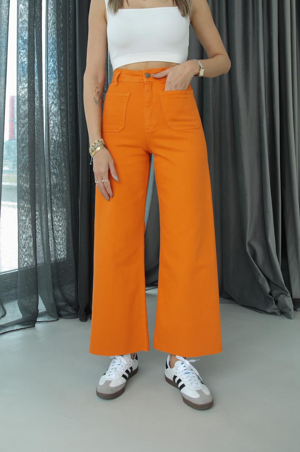 Turuncu Önü Cepli Kesik Paça Jean 219,00 TL