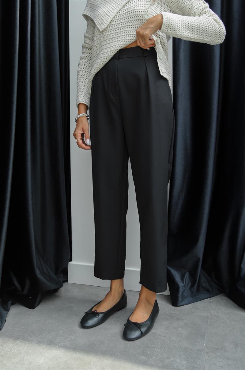 Siyah Dimple Yüksek Bel Pantolon 699,00 TL