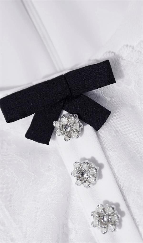 Kurdeleli Dantel Detaylı Pileli Beyaz Tasarım Elbise - Deep Atelier