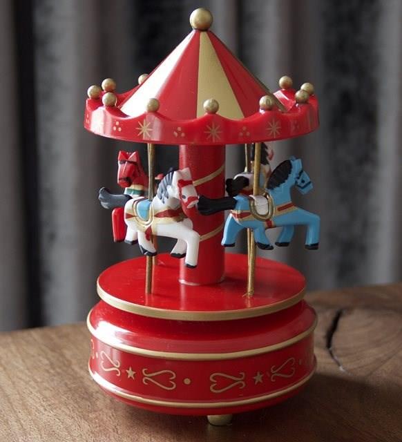 Nostaljik El Yapımı Atlı Karınca Müzik Kutusu Büyük Boy Kırmızı