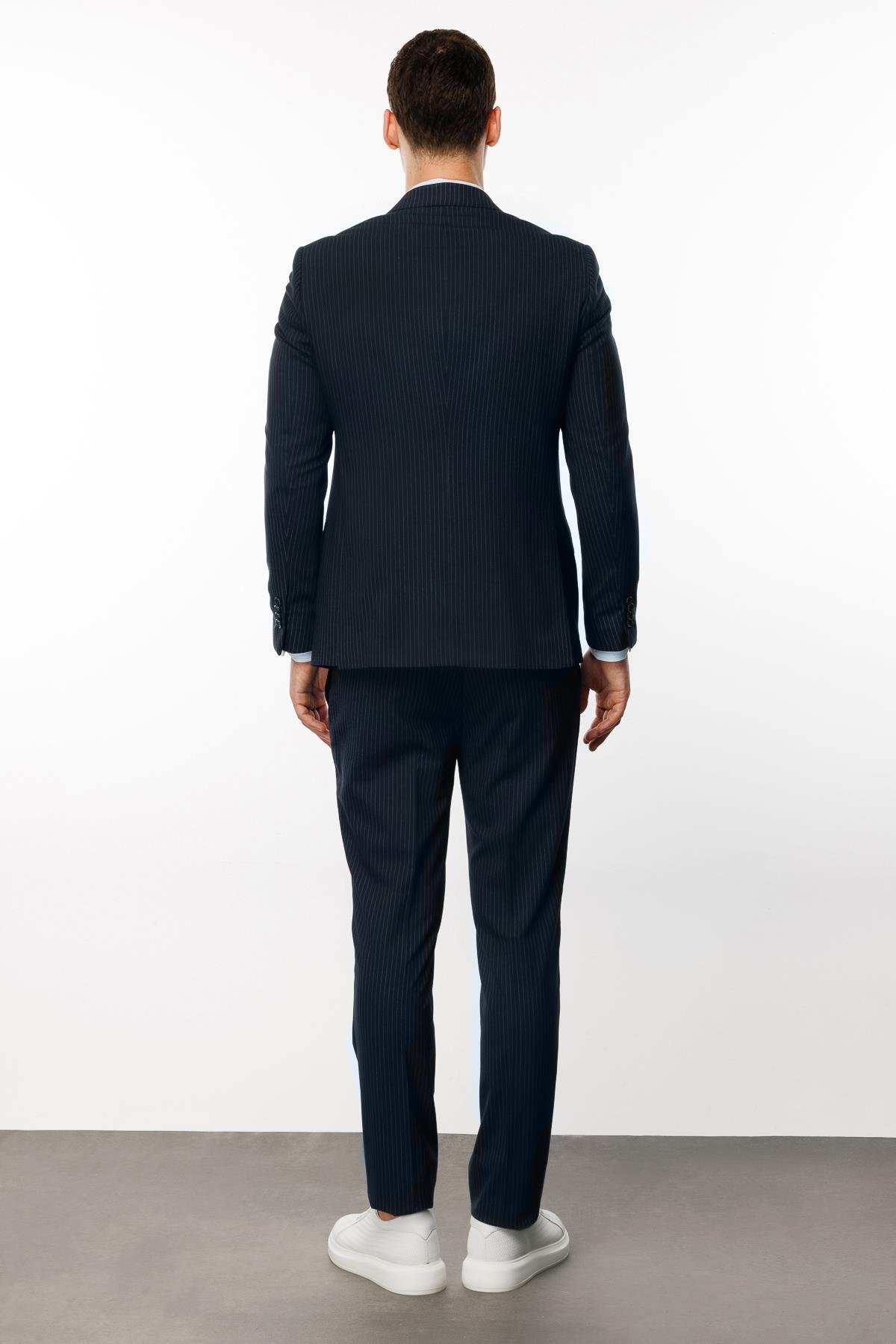 ERKEK LACİVERT SLIM FIT / DAR KALIP KRUVAZE TAKIM ELBİSE - İGS Online