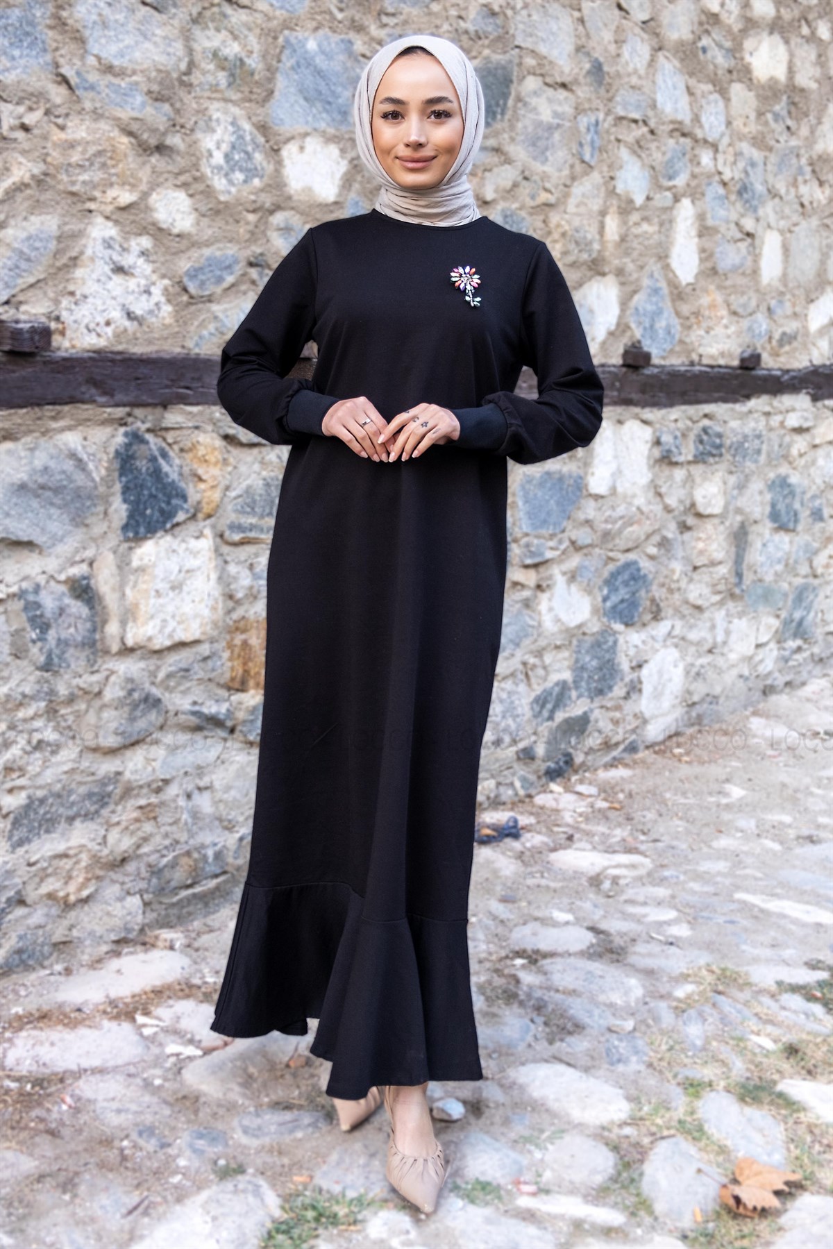 ETEGI VOLAN DETAY ELBISE SIYAH