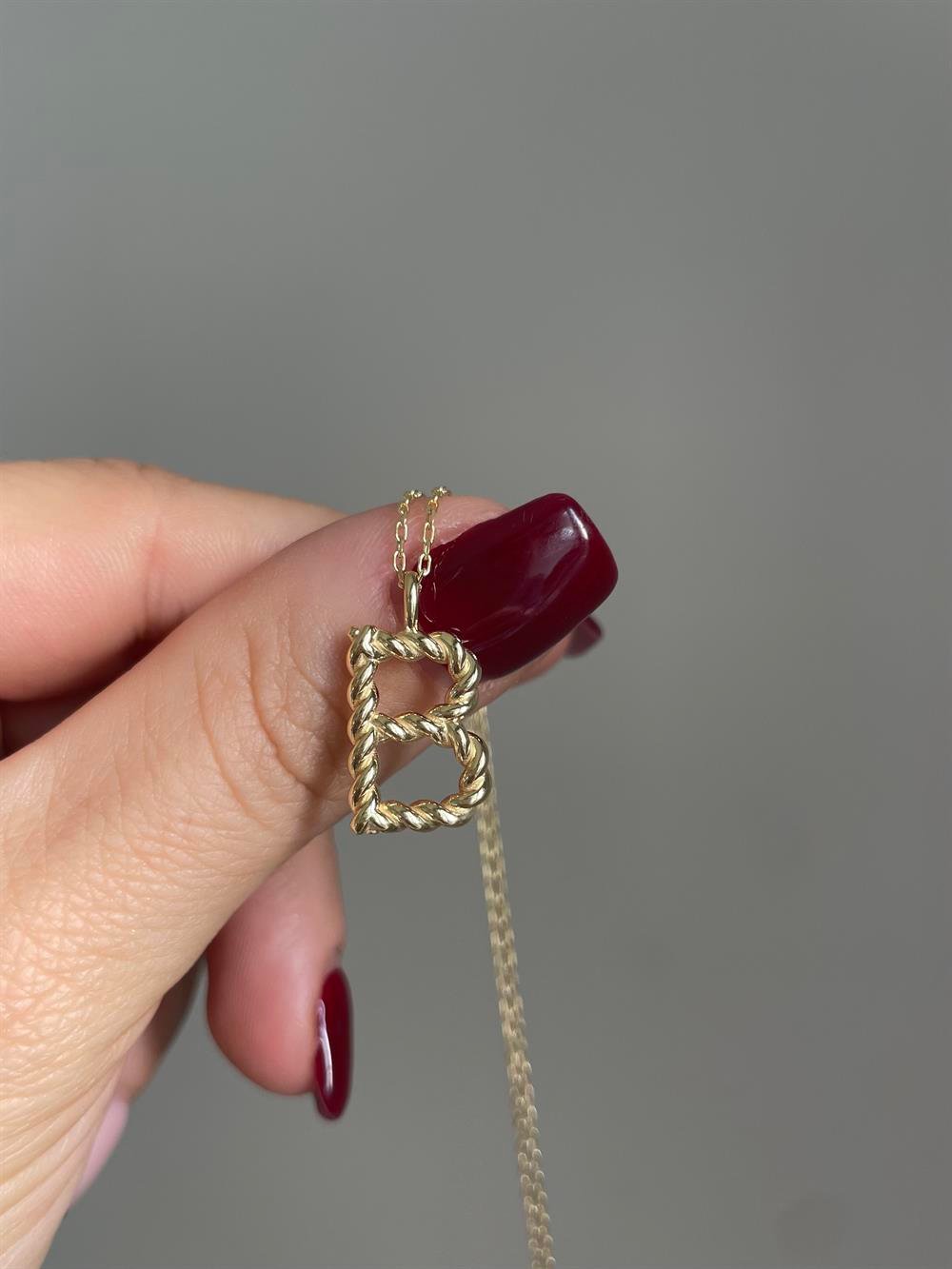 Burgulu B Harf Kolye