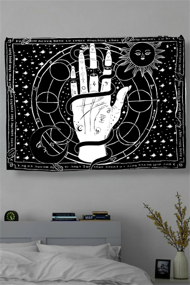 Gothic Hand Duvar Halısı | Carpe