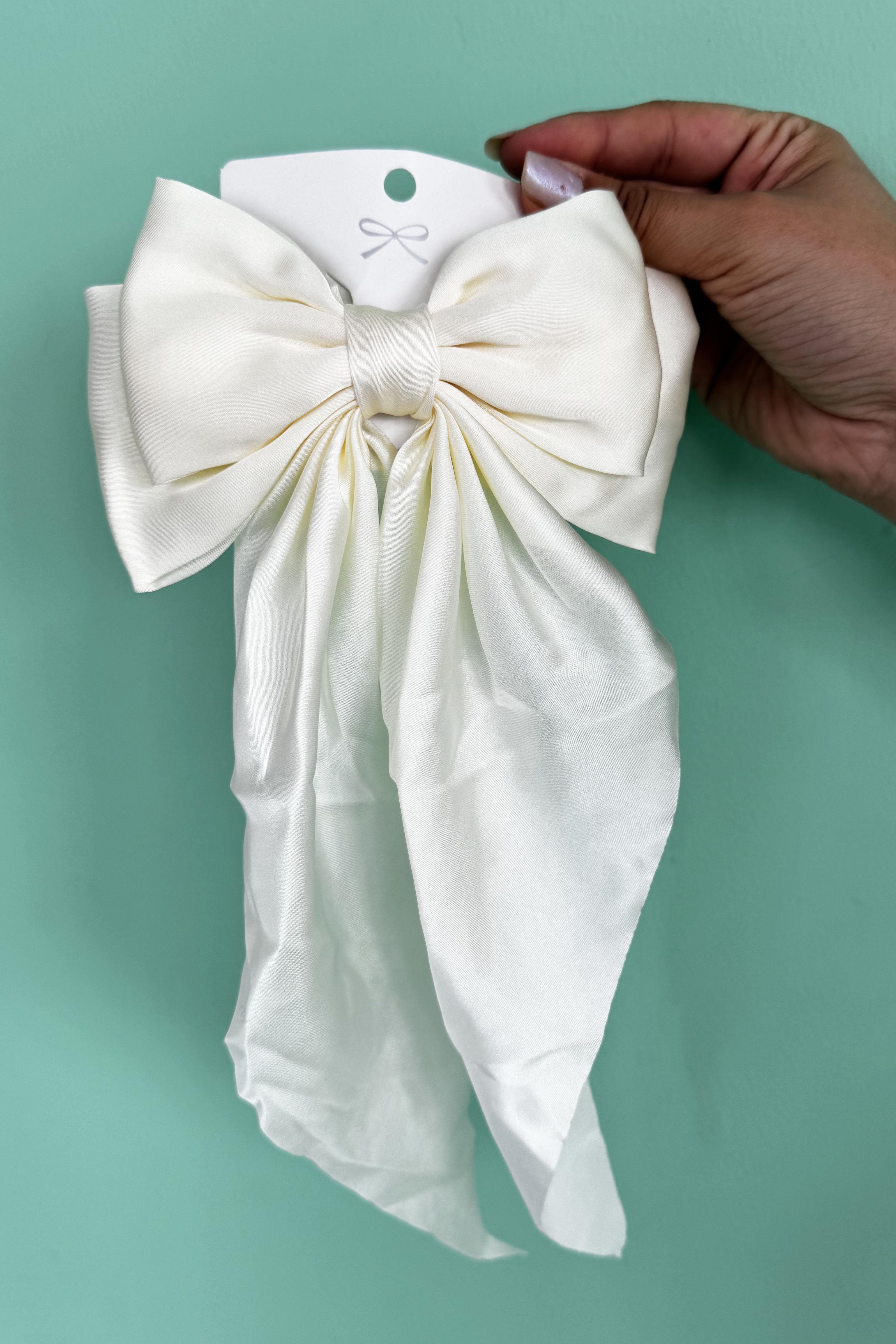 Takıştır Bijuteri Online | Krem Renk Kurdele Figürlü Otomat Toka