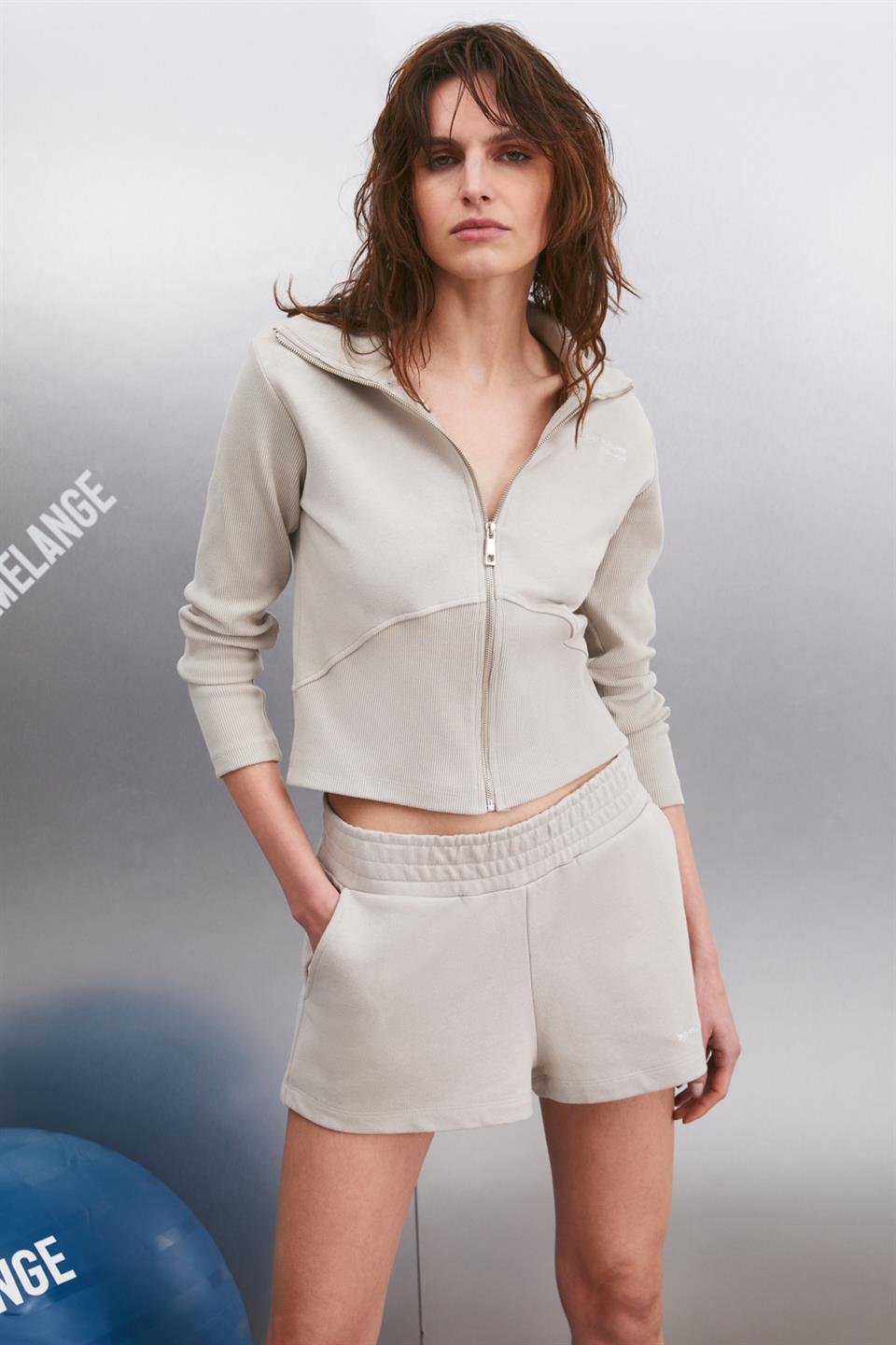 Outlet Kadın-Erkek Giyim