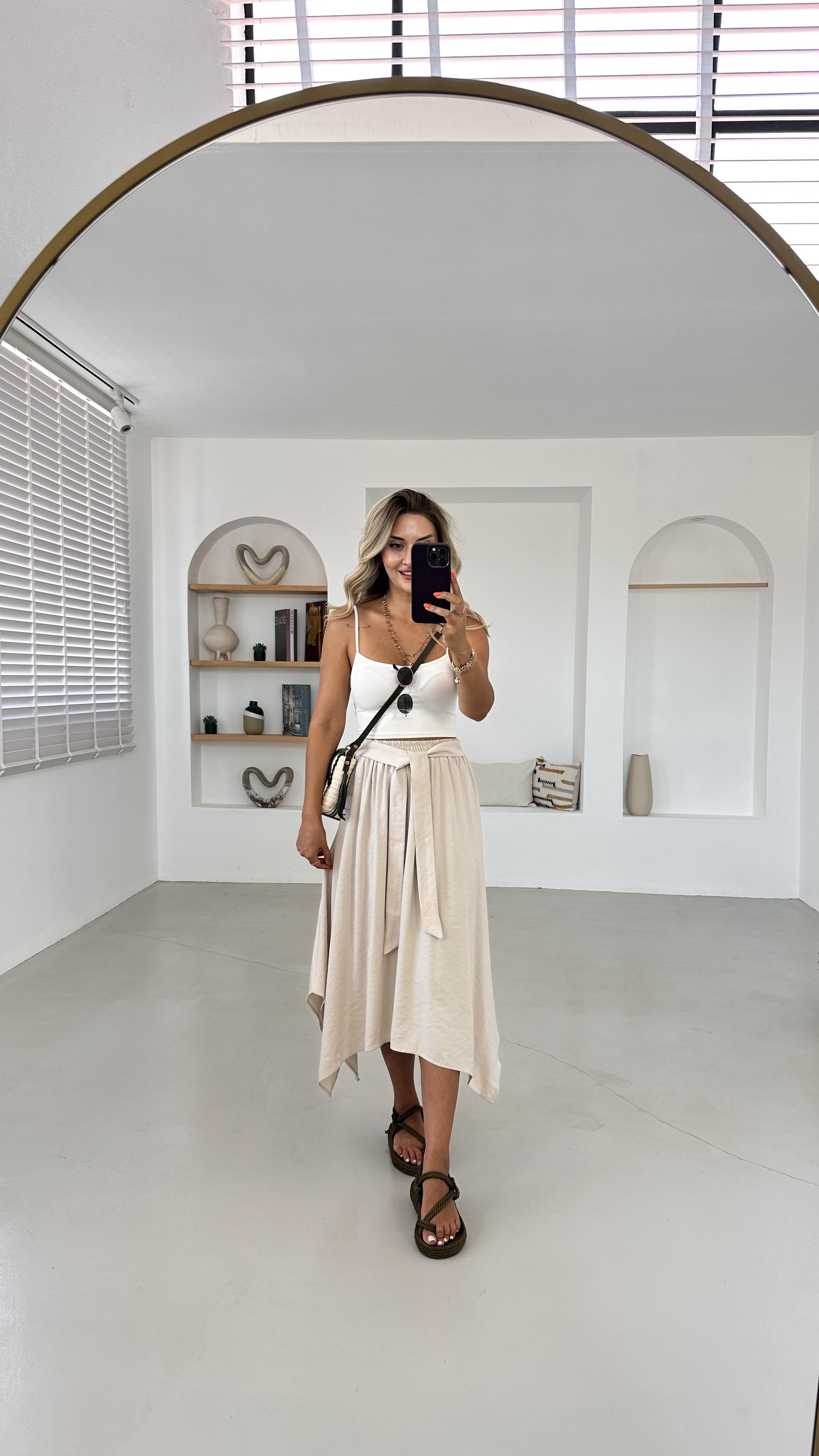 Beli Lastikli Asimetrik Kesim Tensel Kum Beji Etek - Sezgi Tekin