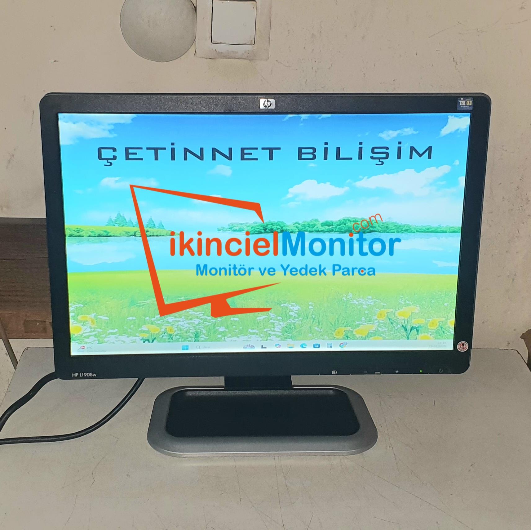 HP L1908W 19" LCD LED Monitör VGA Girişli 2.El
