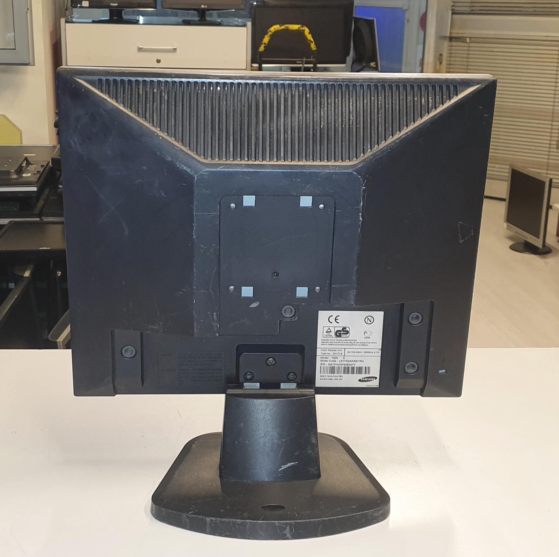 Samsung 740N 17 inç LED Kare Monitör 2.El