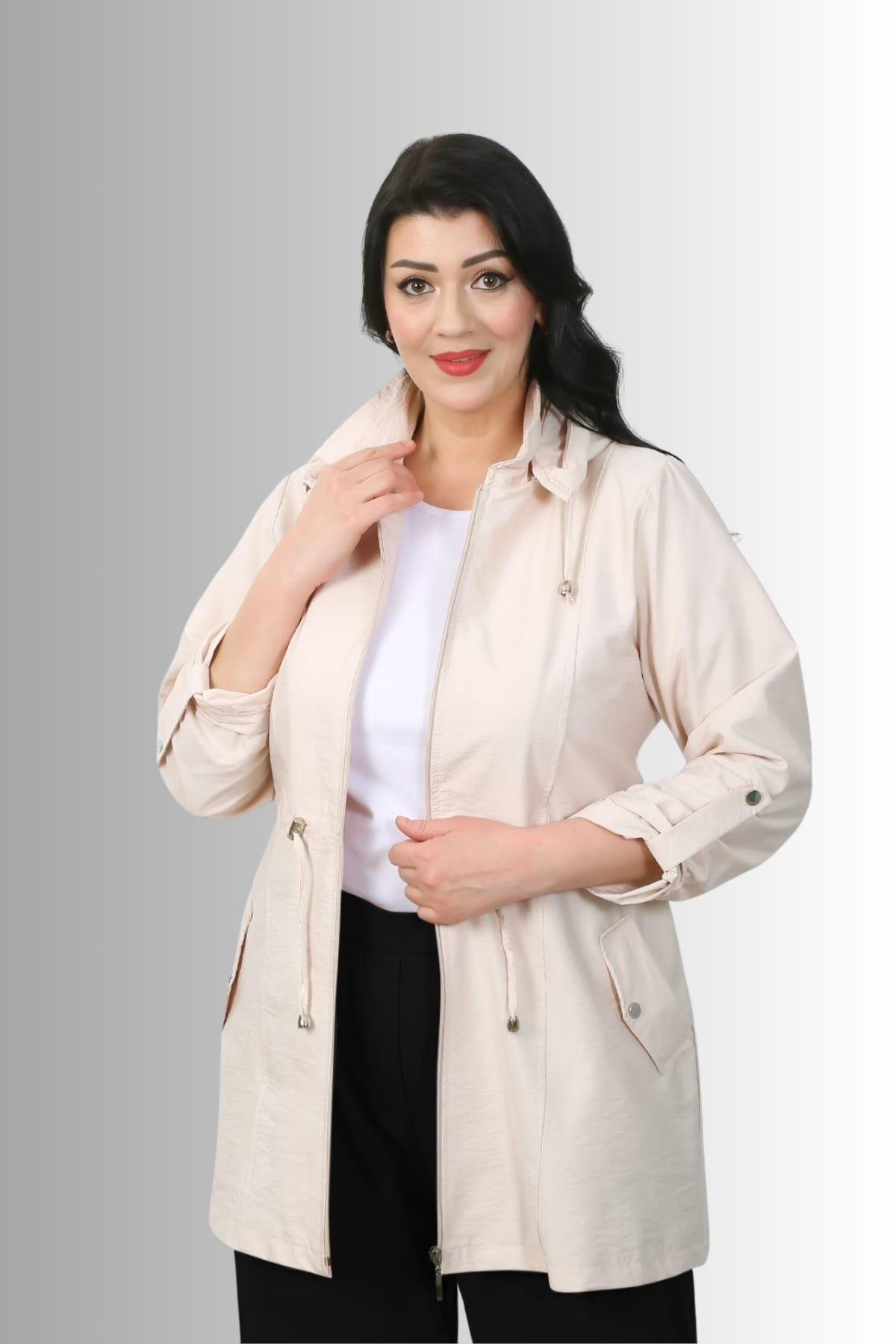 Büyük Beden Kapüşonlu Bej Renkli İnce Yağmurluk Ceket