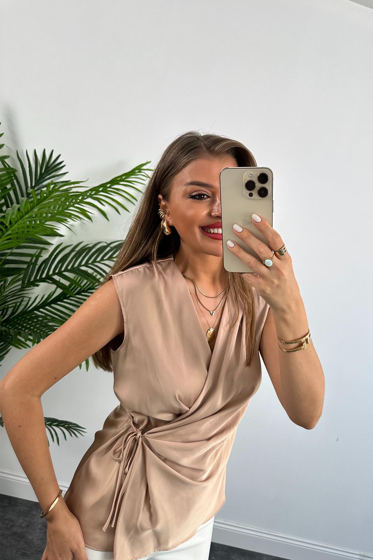 Lüx Kalite İpek Saten Kruvaze Bluz Vizon - Nişantaşı Butika