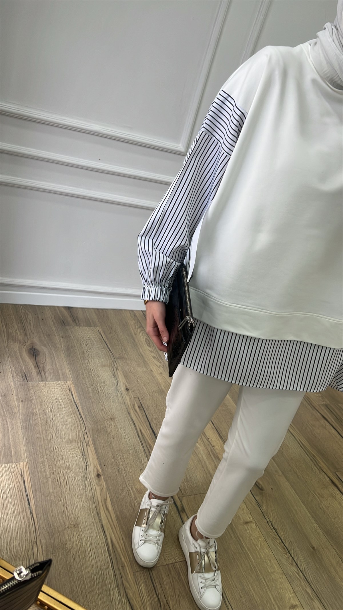 Beyaz - Kurdele Detaylı Takım