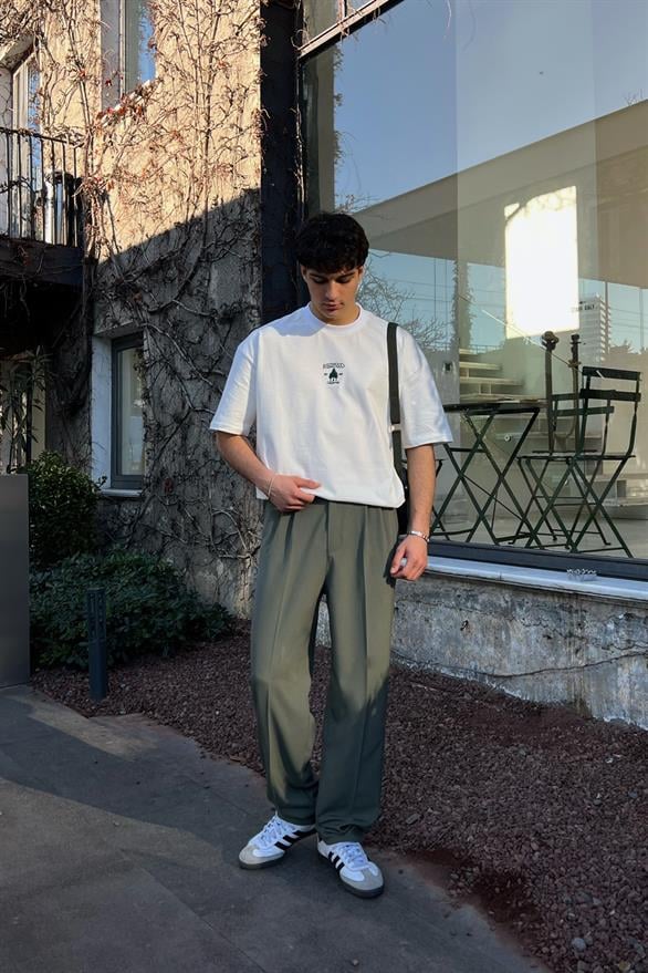 Oversize Fit Nakışlı Beyaz Tişört