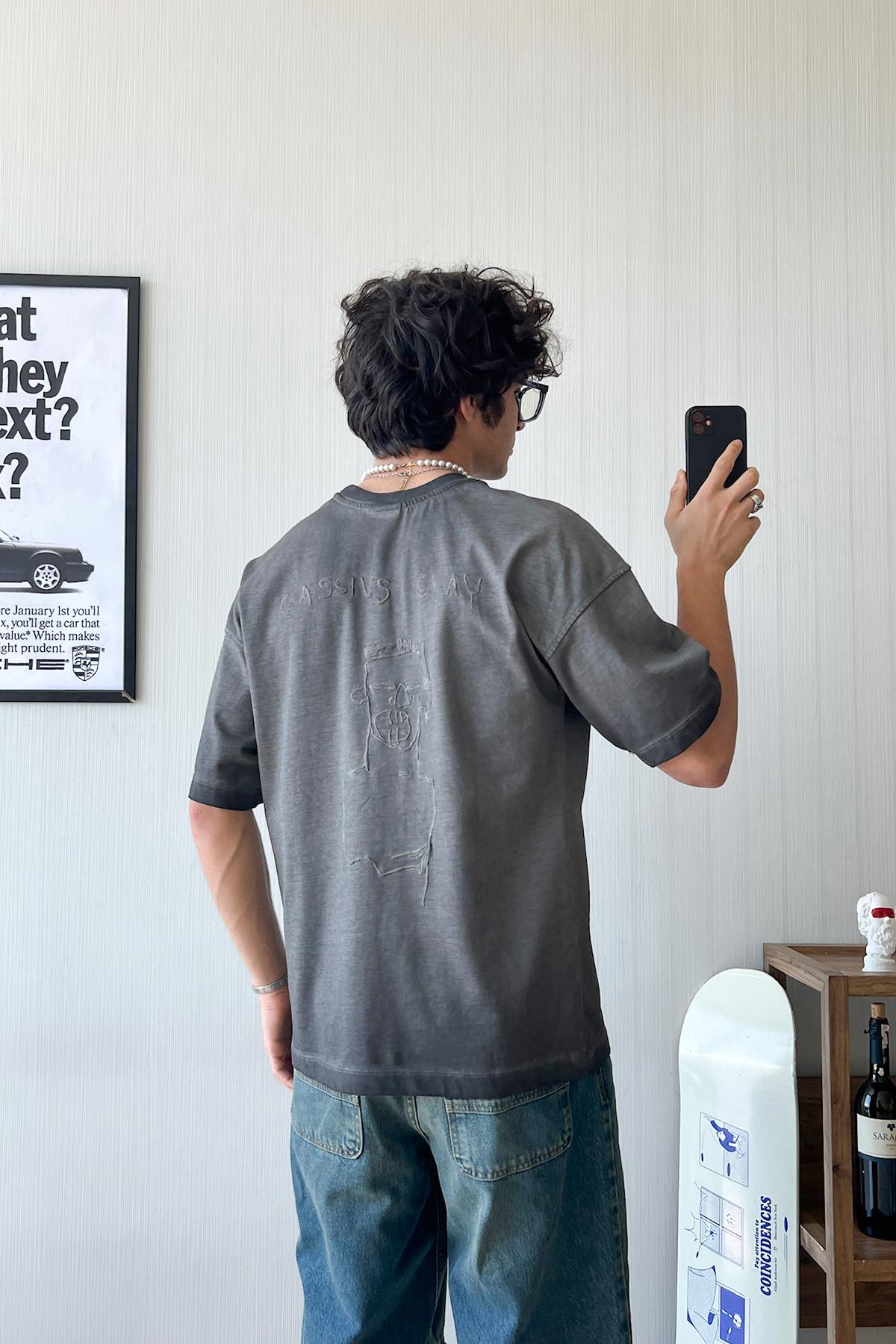 Oil Washed Cassıus Clay Nakışlı Antrasit Oversize Tişört