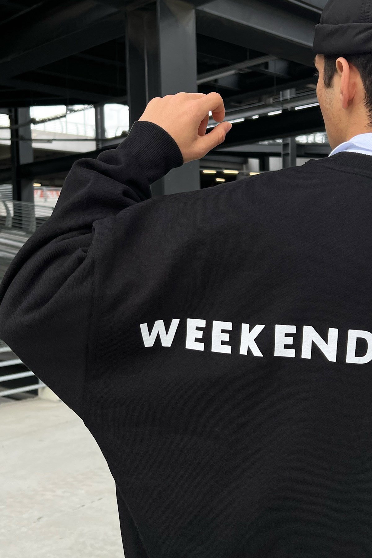 Weekend Collective Siyah Oversize Sweatshirt - Flaw Wears