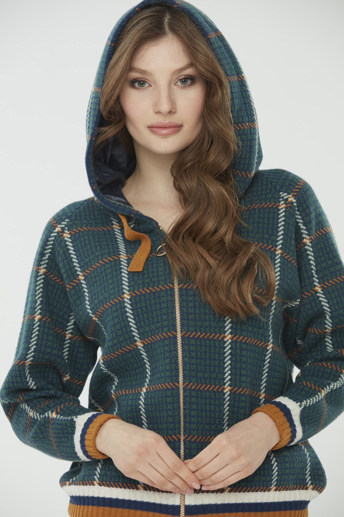 Kadın Kapüşonlu Kareli Desen Yün Ceket Ö.Başı DESEN TRİKO