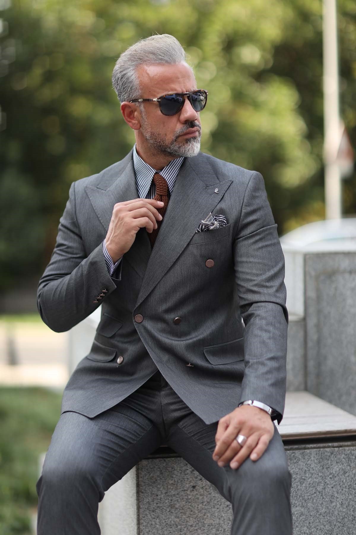 BROAD COLLAR DOUBLE BREASTED POINT NUMBER OF THREAD SUIT SLIM FIT