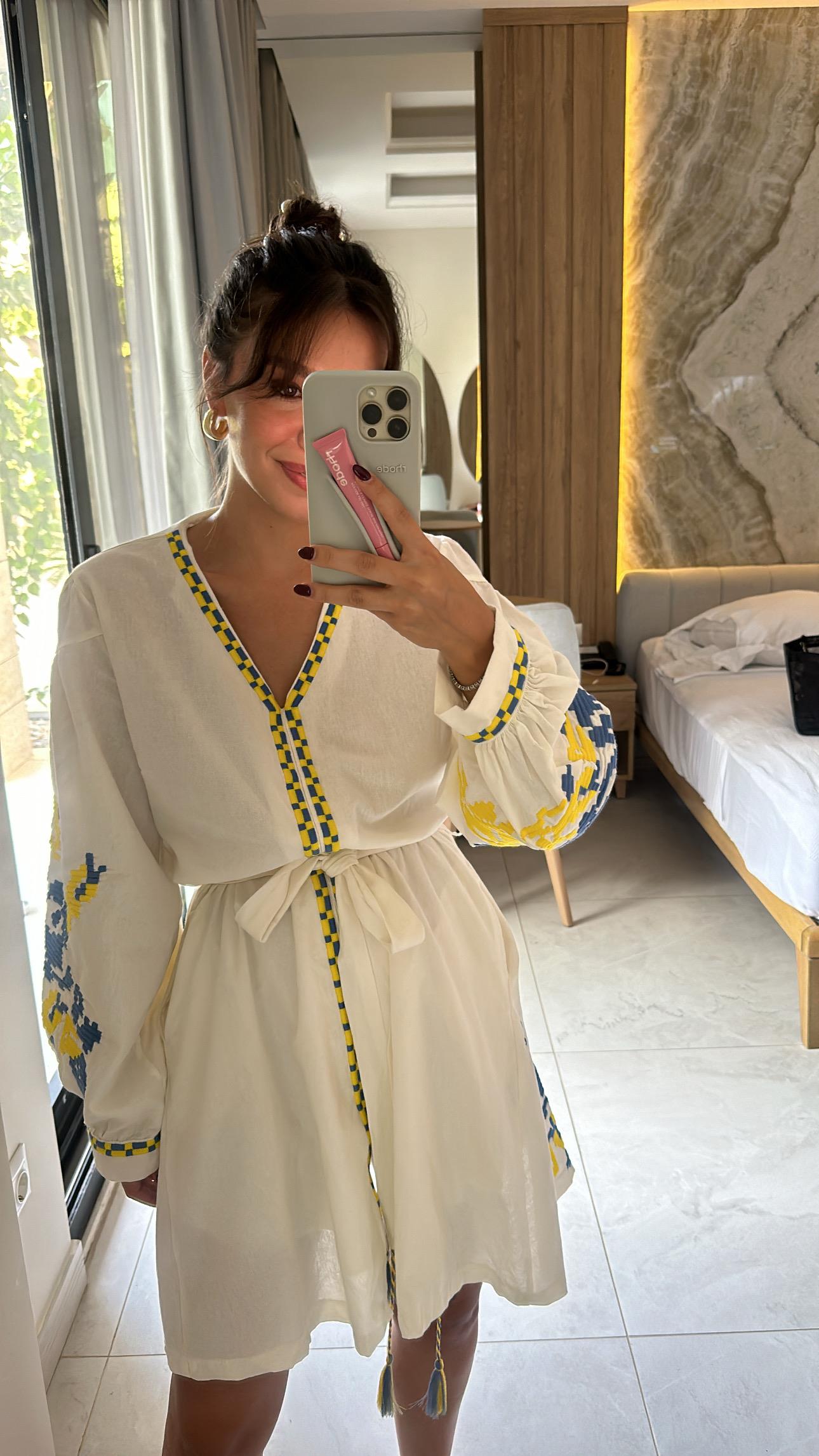 Krem Renk Sarı Lacivert İşlemeli Keten Elbise