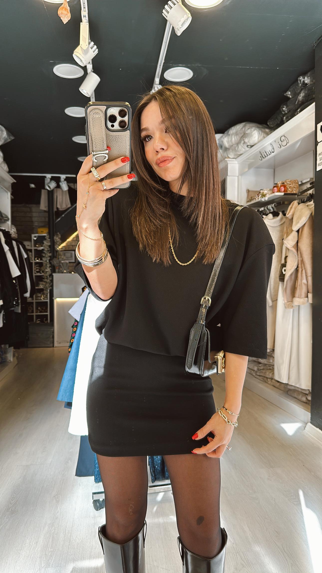 Siyah Vatkalı Kısa Kol Marka Model Elbise