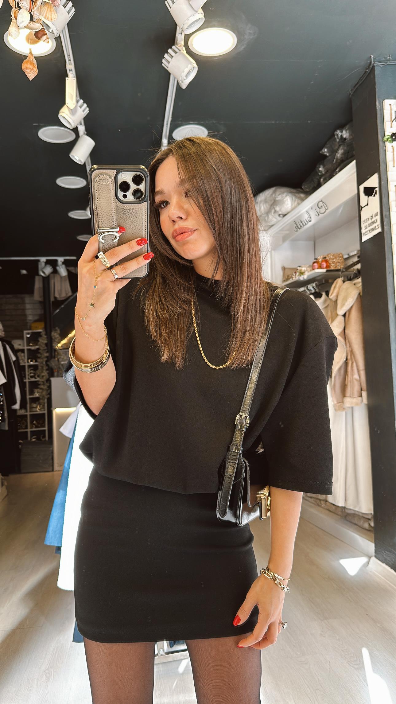 Siyah Vatkalı Kısa Kol Marka Model Elbise