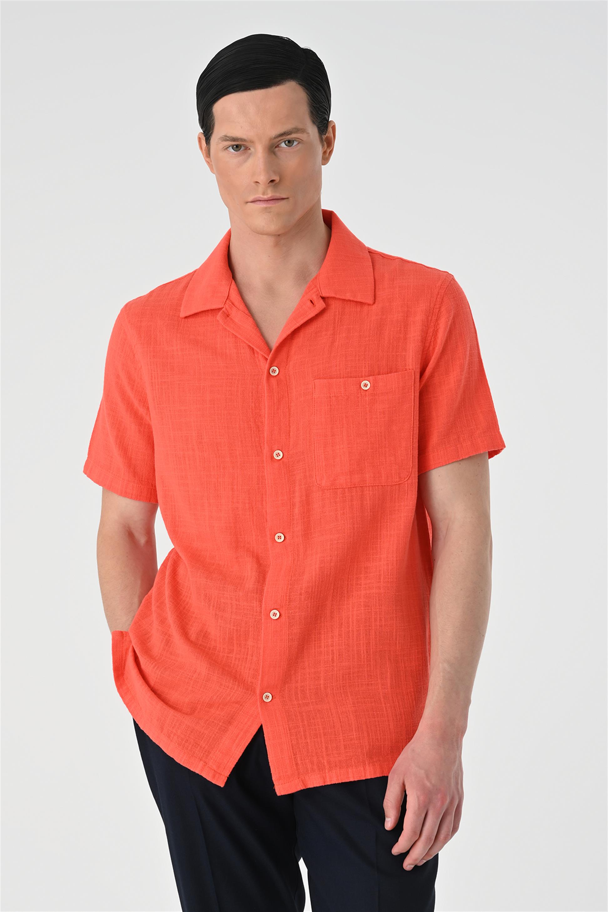 قميص رجالي بأكمام قصيرة وياقة عادية من Apaş