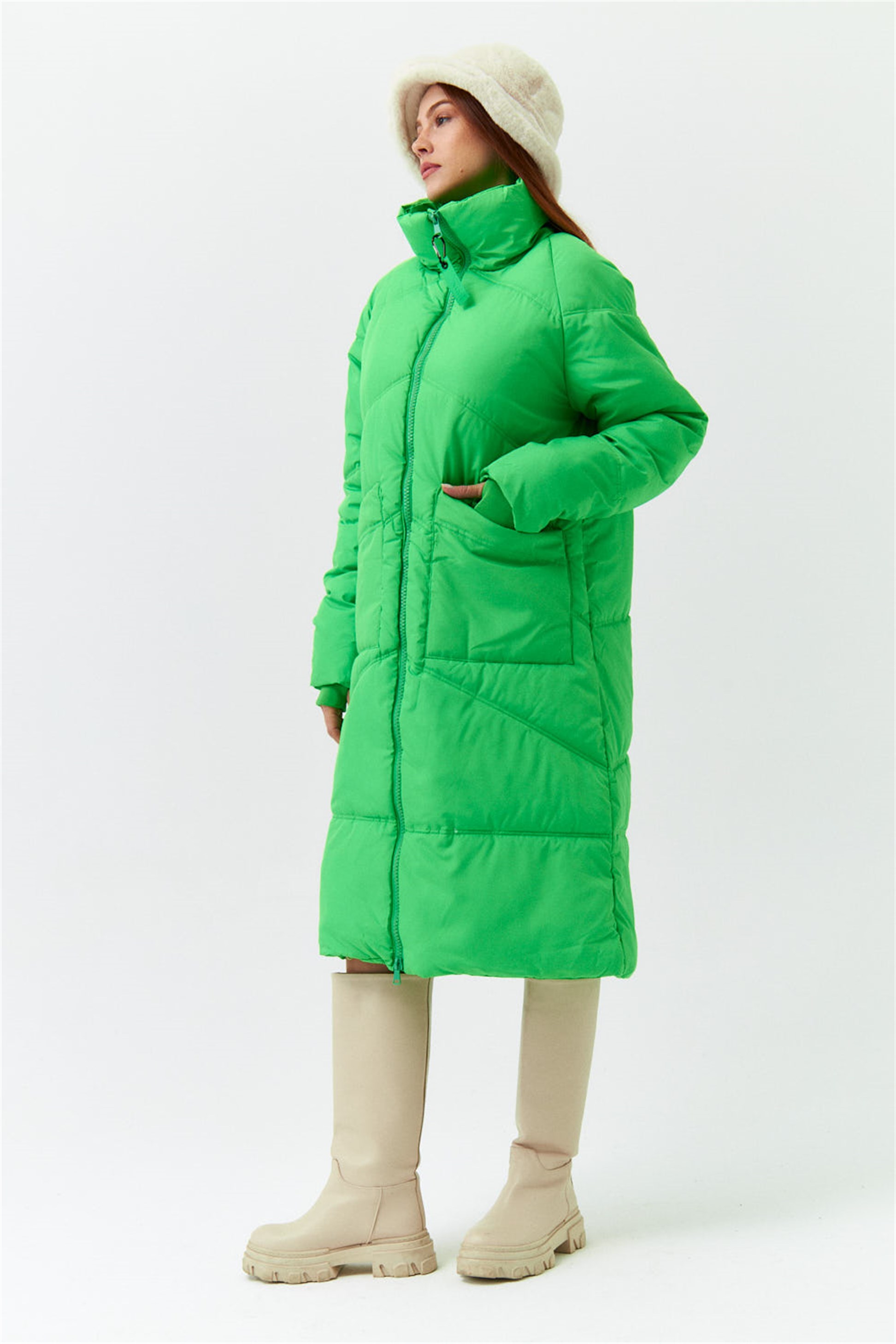 Yeşil Dik Yaka Uzun Şişme Kadın Mont - Tuba Butik