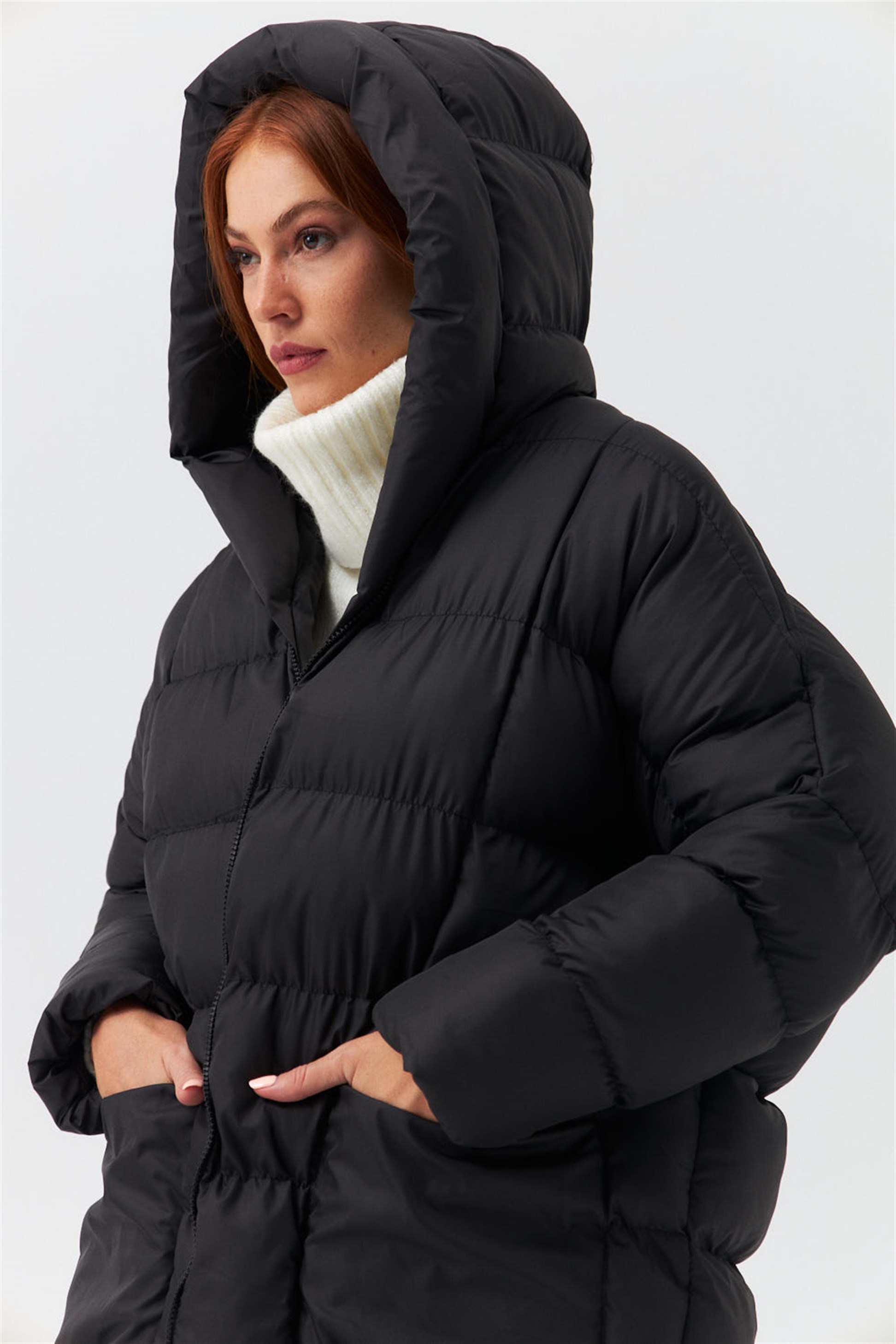 Siyah Kapüşonlu Şişme Kadın Mont - Tuba Butik