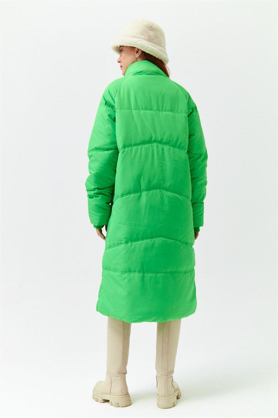 Yeşil Dik Yaka Uzun Şişme Kadın Mont - Tuba Butik