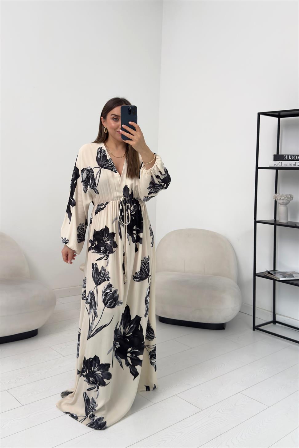 Çiçek Desenli Uzun Kollu Uzun Elbise