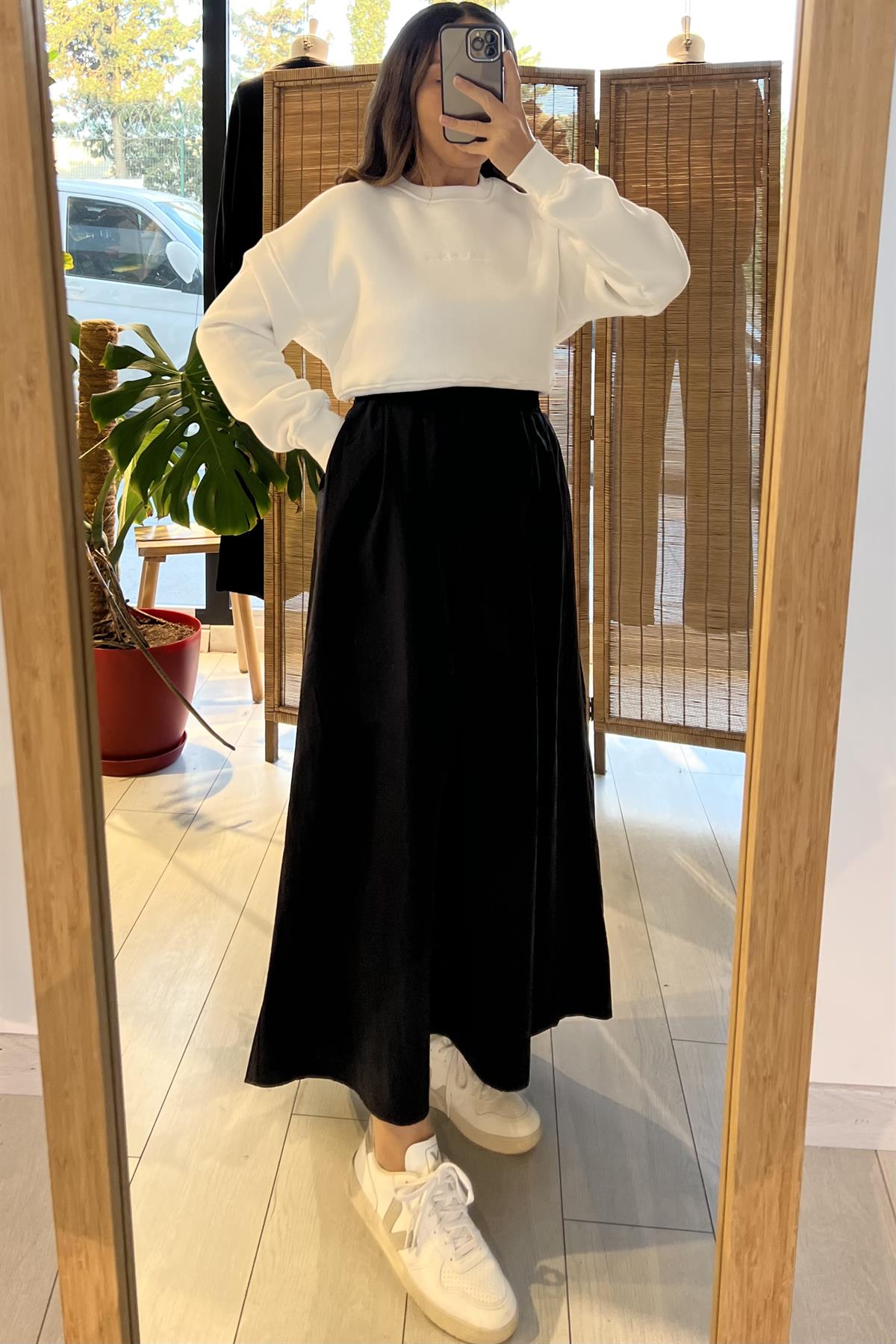 Siyah Cepli Uzun Paraşüt Etek uygun fiyatlarda www.butikhola.com adresinde Siyah Cepli Uzun Paraşüt Etek uygun fiyatlarda www.butikhola.com adresinde