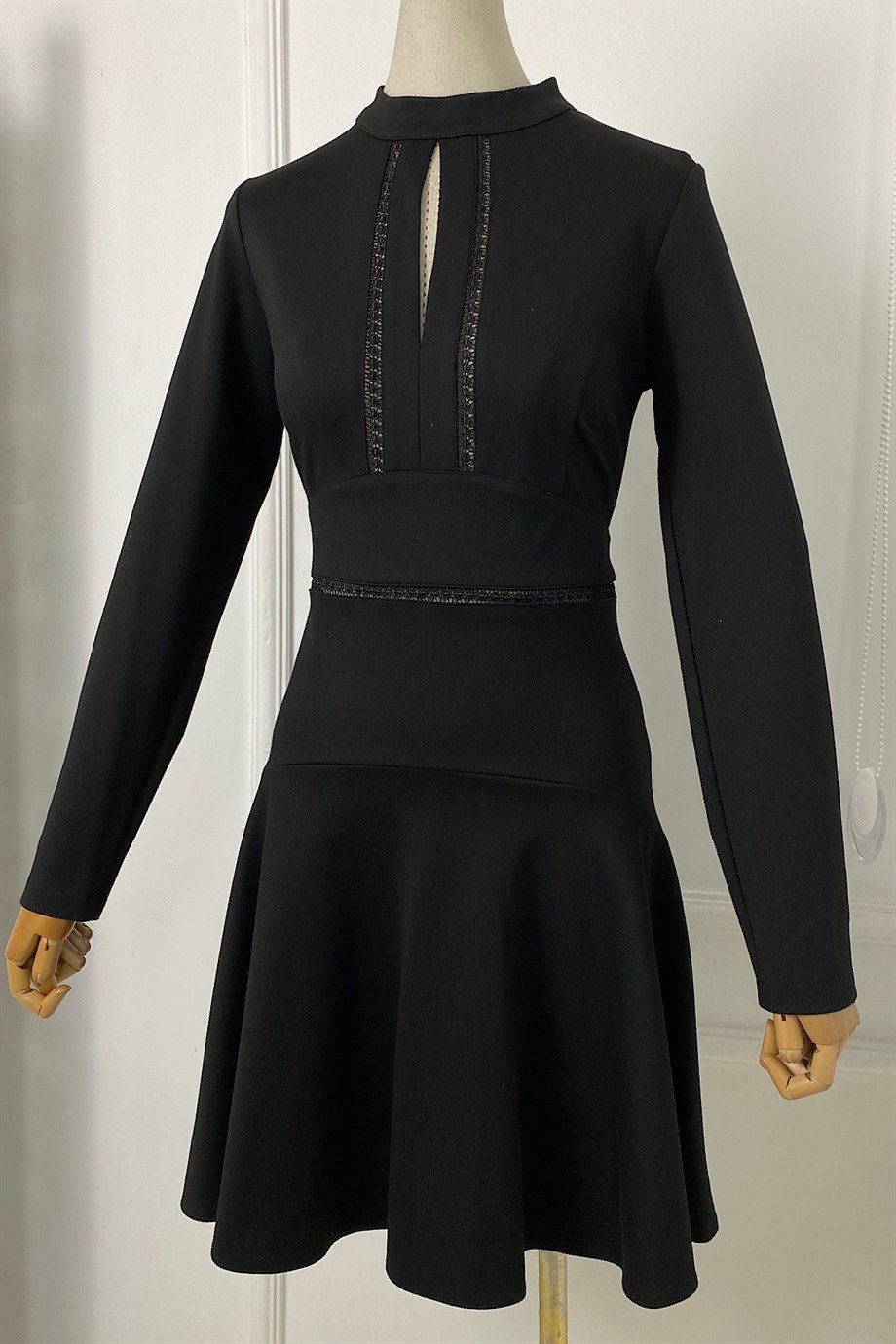G0399 Yarım Balıkçı Güpür Detaylı Tasarım Elbise Siyah
