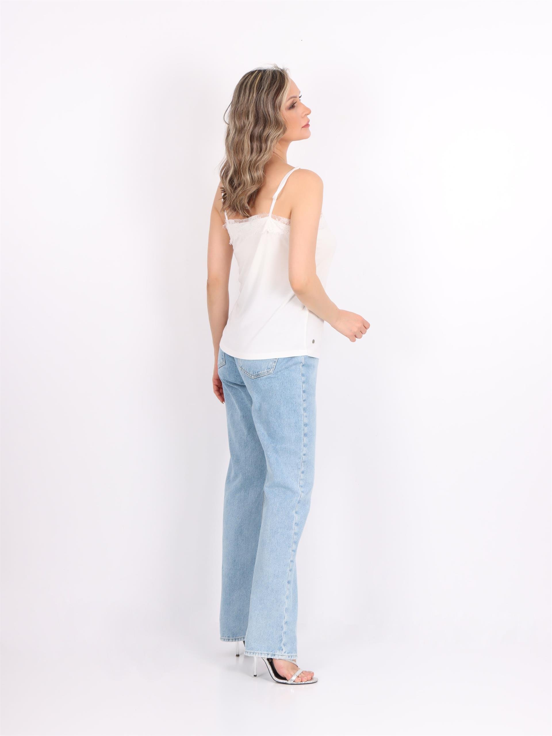 Yakası Dantelli Atlet (Beyaz)