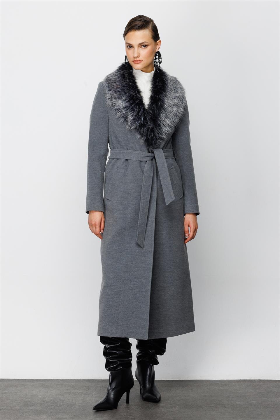 YAKASI KÜRKLÜ KAŞE KABAN GRİ