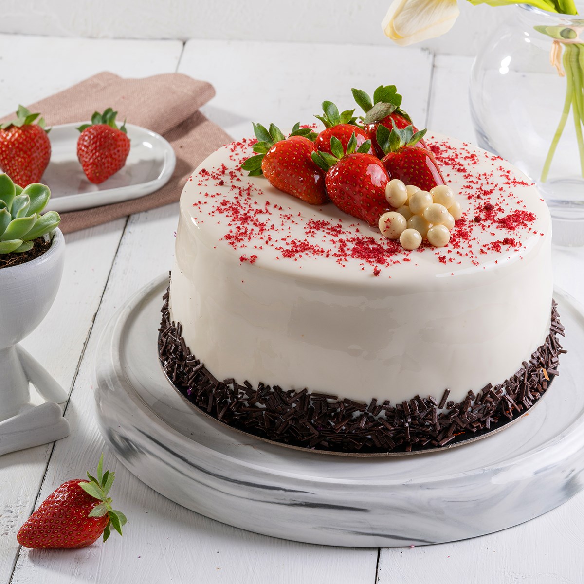 Çilekli Fındıklı Pasta