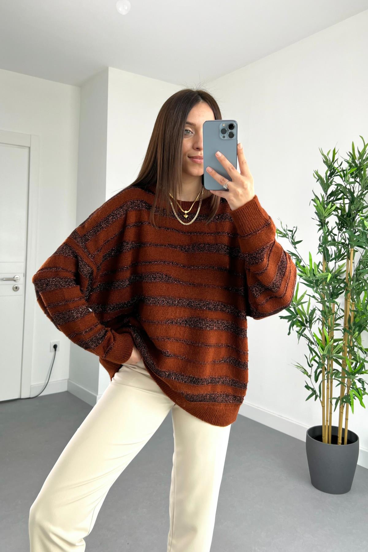 Kiremit Rengi Işıltılı Bisiklet Yaka Triko