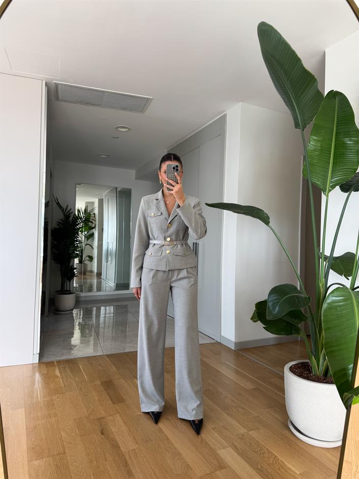Lisa Gold Düğmeli Kemerli Ceket Pantolon Takım- Gri | Butik Merve Aksoy